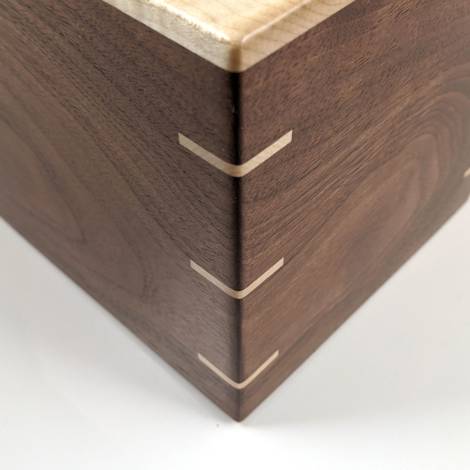 Solid Pennsylvania Tiger Maple W/ Texas Black Walnut Sides / Maple ...